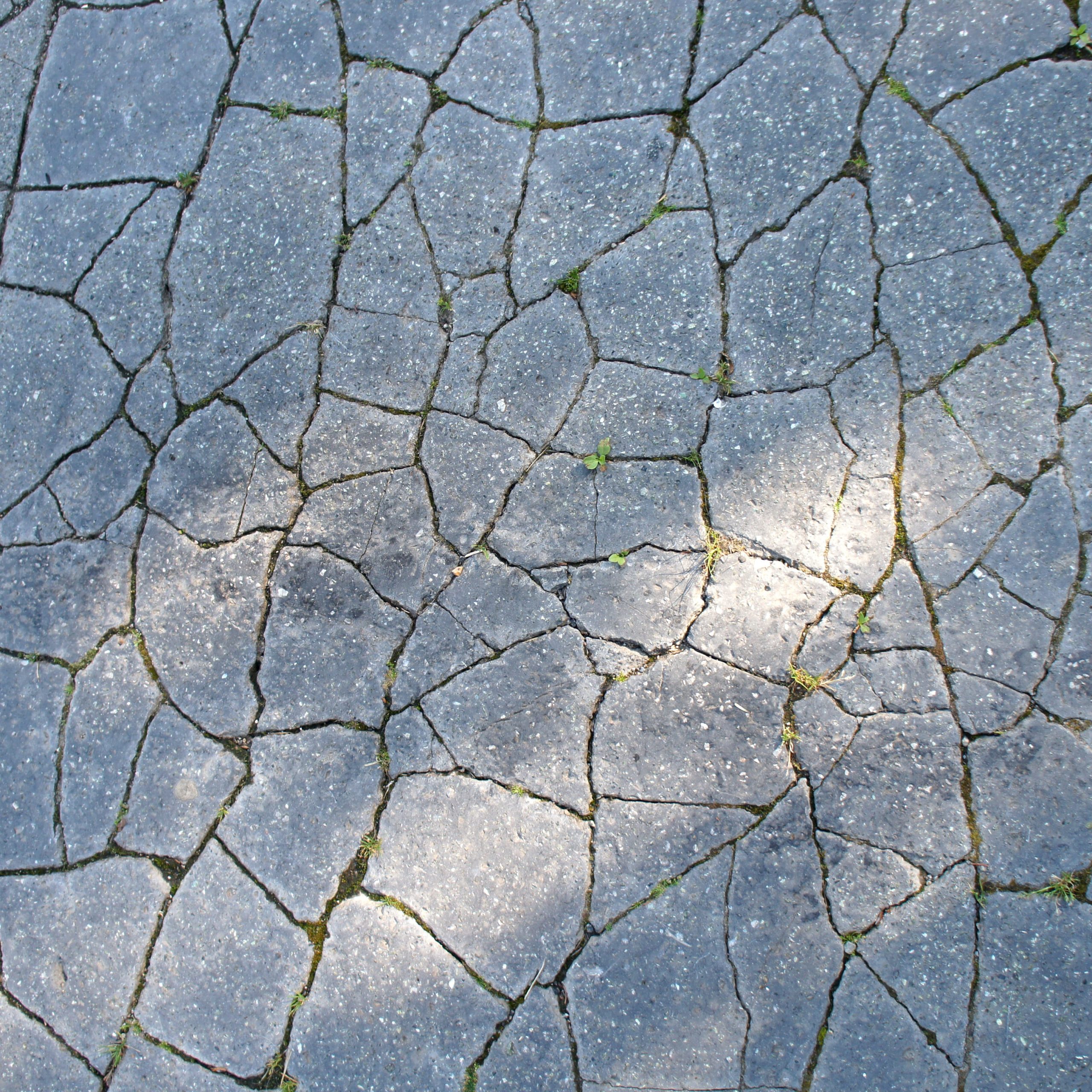 Is my driveway ready to repave? - Kingsview Paving